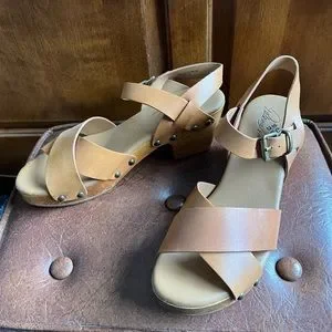 Patricia Nash | Shoes | Patricia Nash Clogs Gigi Camel Brown Tan ...